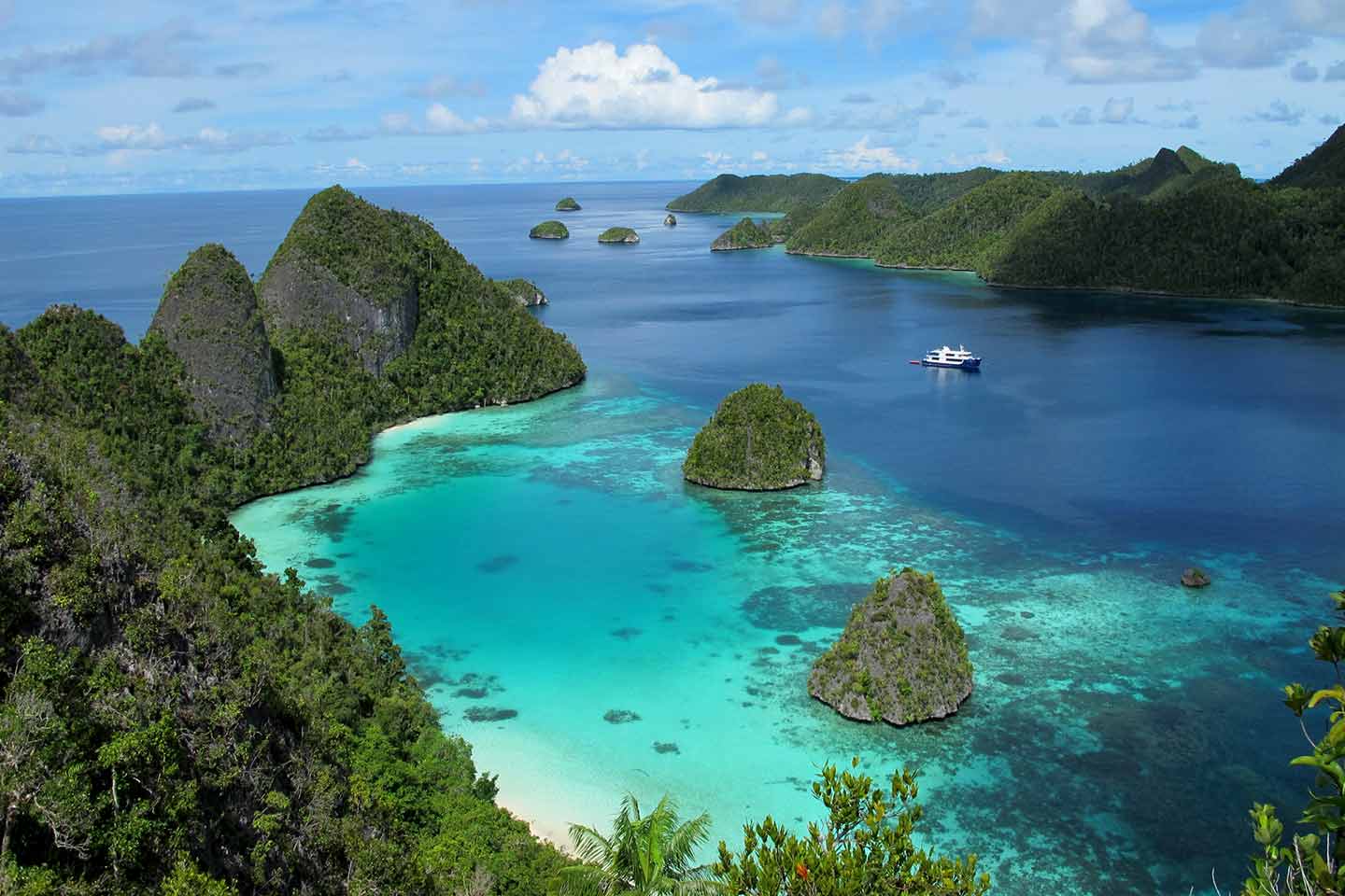 Construction Facts – Ocean Rover Liveaboard